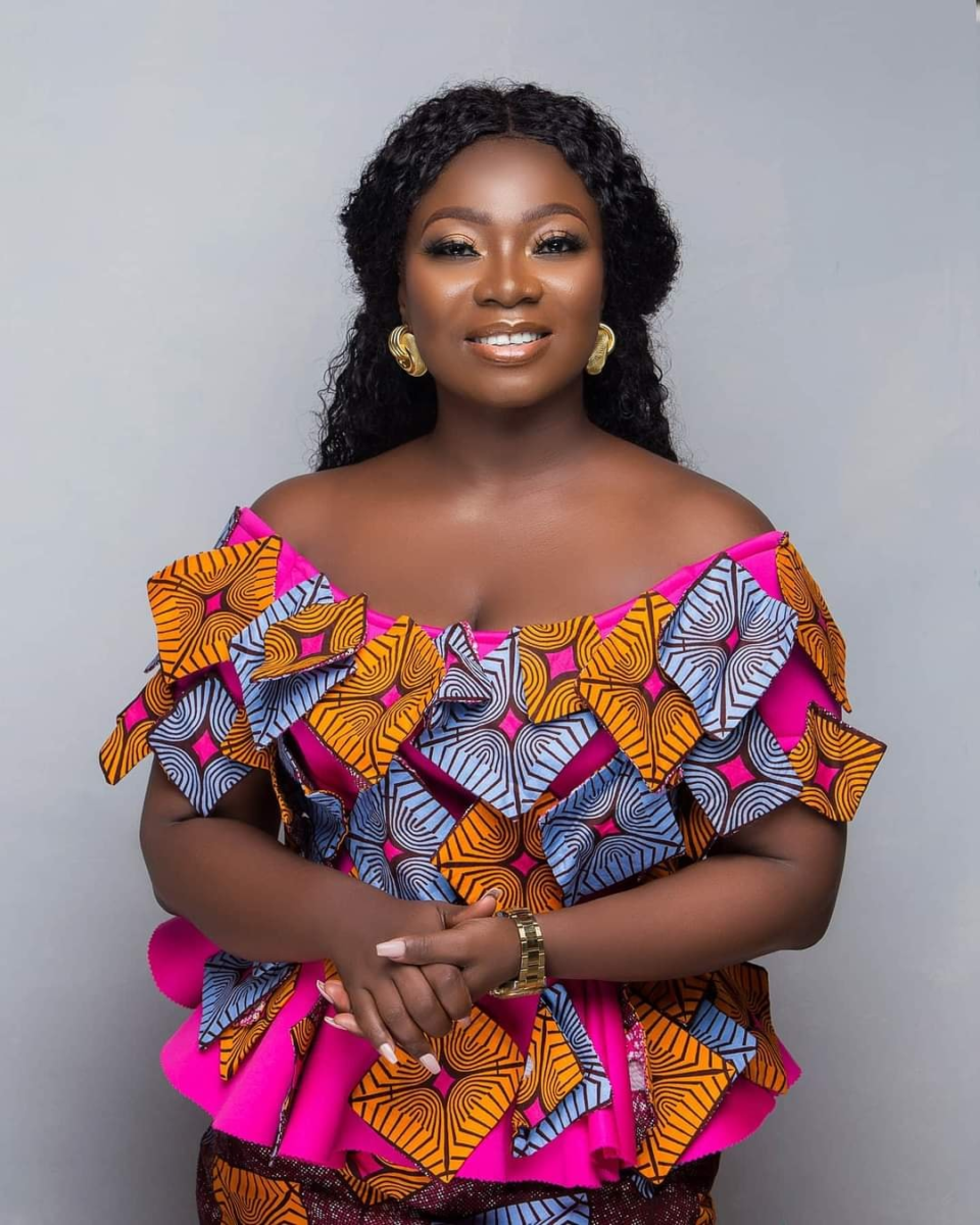 Les robes en pagnes : Une option élégante pour les mariées africaines ...